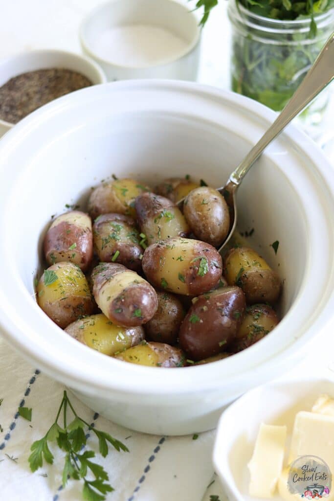 Crockpot Baby Potatoes with Herbs and Lemon Butter | Slow Cooked Eats